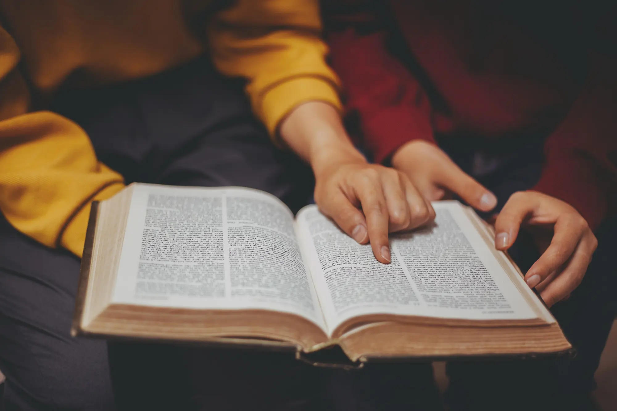6 Ways to Develop (& Keep!) Your Own Bible Reading Habit